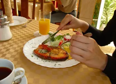 What Causes Back Pain After Eating